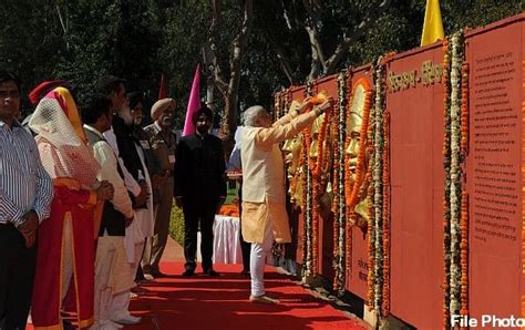 Pm Pays Tributes To Bhagat Singh Rajguru And Sukhdev On Their
