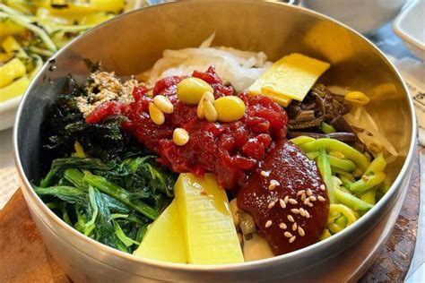 각양각색의 채소가 섞여 환상의 케미를 만들어내는 비빔밥 맛집 Best5