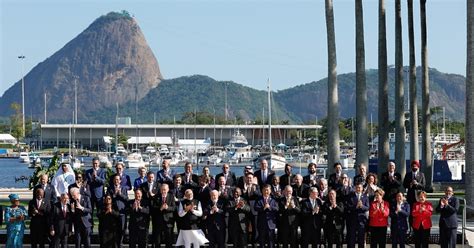 퇴임 두달 앞두고 홀대바이든 없이 G20 단체사진 ‘찰칵
