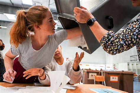 Eva Herzog Und Maya Graf Bleiben Ständerätinnen Für Basel Stadt Und Land Basel Badische Zeitung