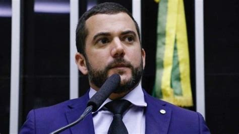 Lesa Pátria Pf Cumpre 10 Mandados De Busca E Apreensão No Rj E No Df