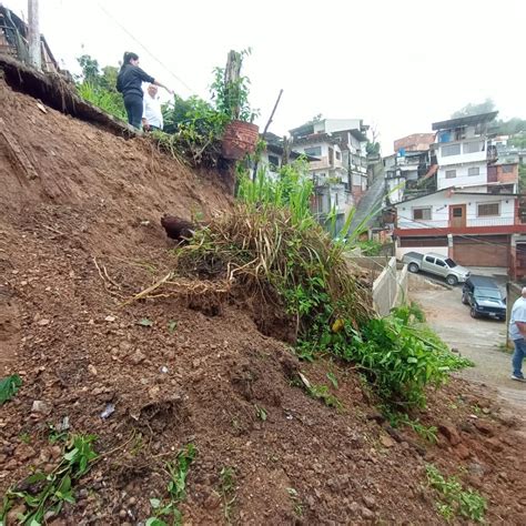Lluvias Causan Desbordamientos De Quebrada Derrumbes Y Afectaciones En