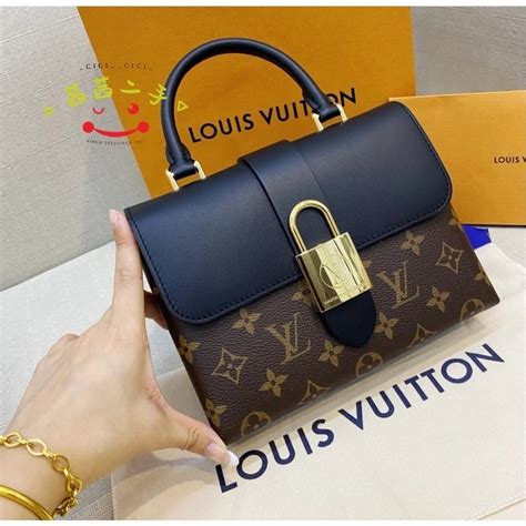 茜茜二手 Louis Vuitton 路易威登 Lv Locky Bb 老花 黑色 鎖頭 郵差包 手提包 M44141 蝦皮購物