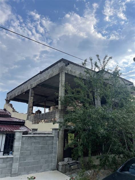 Къща в село Хан Крум Двуетажна къща 340 кв м РЗП 600 кв м двор Къщи Вили Хан Крум Оба