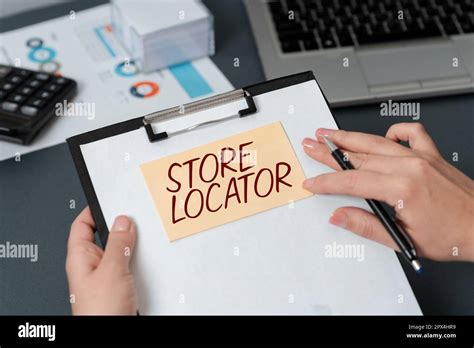 Señal De Texto Que Muestra El Localizador De Tiendas Concepto Que
