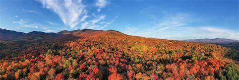 Premium Photo Panoramic View Of Peak Fall Foliage In Smugglers Notch