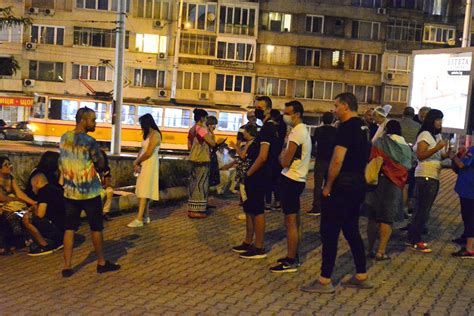 САМО В ПИК Национална противоотрова брани кръстовището на Румънското посолство от метежниците