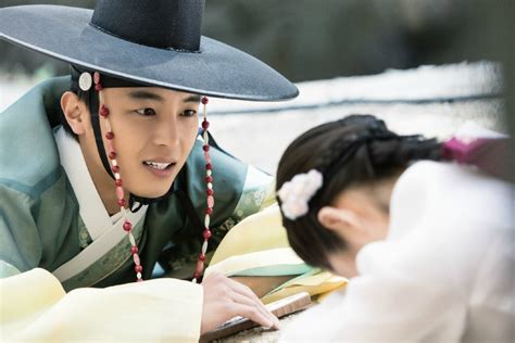 Lee Dong Gun Trở Thành Bóng đèn Giữa Park Min Young Và Yeon Woo Jin