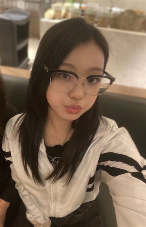 Pin By J ♡︎ On ⤷‧₊˚ Lapillus ♡ Girl Kpop Girls Style
