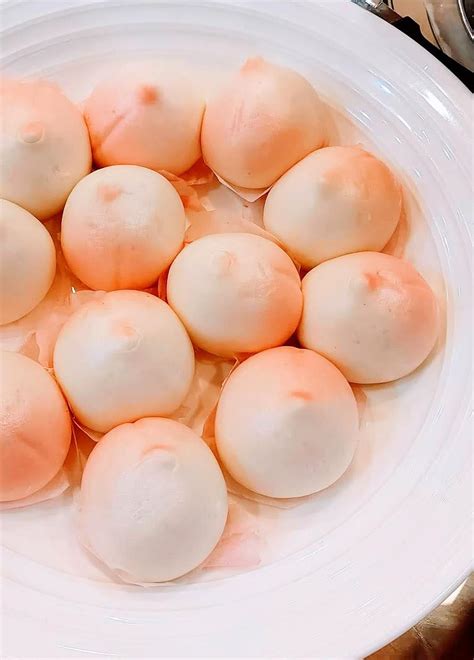 I Ate Longevity Peach Steamed Buns Rfood