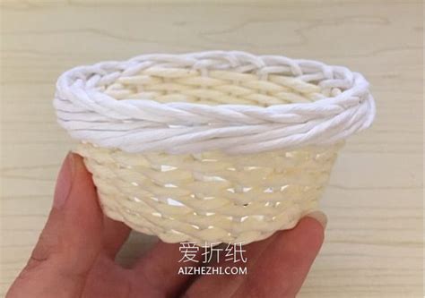 用纸藤编织收纳篮的步骤图解 爱折纸网