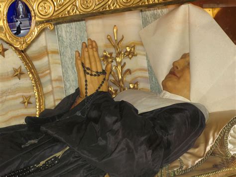 Cuerpo incorrupto de Santa Catalina Labouré Con tratamiento de cera