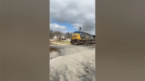 Csx Yn2 Leader With Nice Horn Youtube