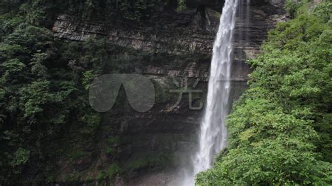 壮观唯美自然风光大山峡谷瀑布飞流直下3840x2160高清视频素材下载编号8478334实拍视频光厂vj师网