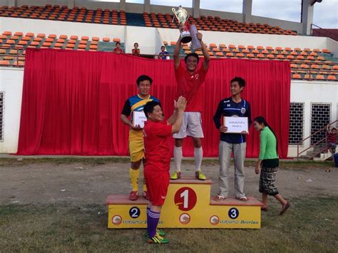 ພະແນກສຶກສາທິການ ແລະ ກິລາ ແຂວງຫົວພັນ ຄວ້າແຊັມ ບານເຕະຊາຍ ສະຫຼອງ 7 ຕຸລາ ປີ