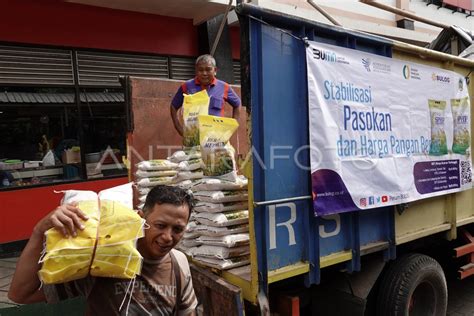 OPERASI PASAR BERAS BULOG DI BANYUMAS ANTARA Foto