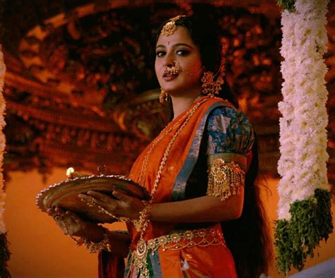 Anushka Shetty Devasena En Anushka Shetty Aka Devasena Gives Us Major