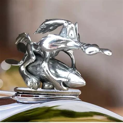 Car Bonnet Front Hood For Wile E Coyote Ornament Badge Auto Front Cover