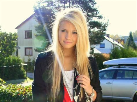 Random Cute Girls Part 18 40 Pics