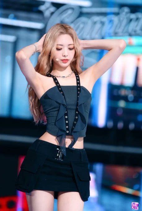 Netizens Are In Awe Of Itzy Yuna S Body Proportions In Real Life Artofit