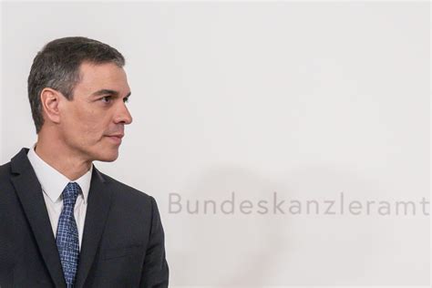Pedro Sánchez Comparece Junto Al Primer Ministro De La República De
