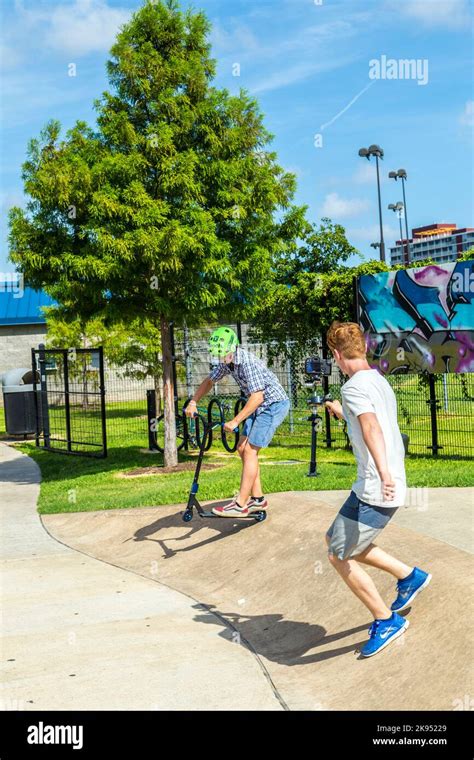 Houston Usa July 11 Shooting For A Video Spot At The Lee And Joe