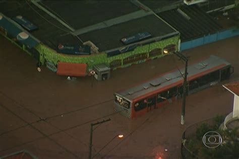 V Deo Chuva Forte Causa Alagamento Em Osasco Sp G