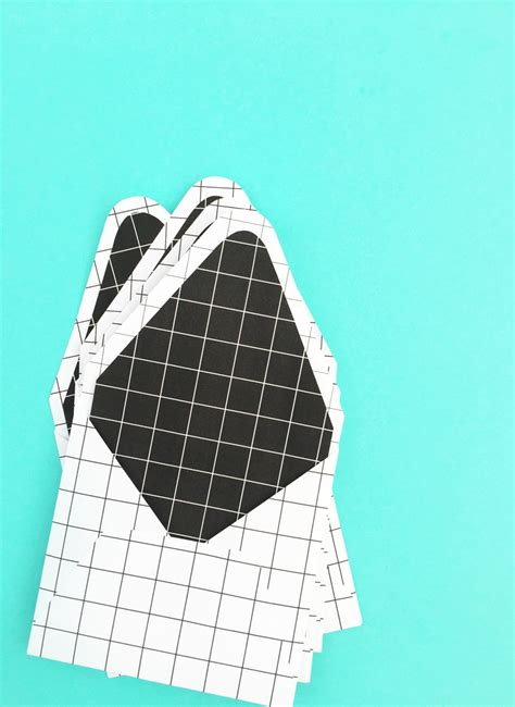 DIY Grid Envelope Liners
