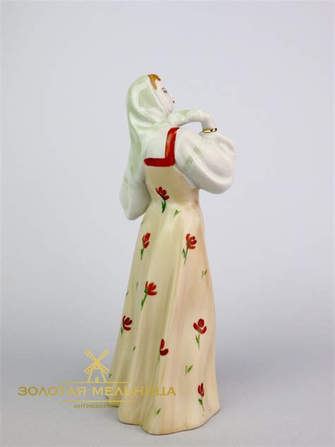 Фарфоровая статуэтка Танцующая Девушка Плясунья в сарафане Маша в Санкт Петербурге цена 8990