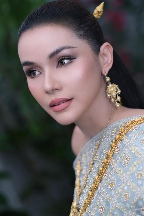 មើលសម្រស់ ៤៤ ហើយ ៣២ មិនសូវខុសប៉ុន្មាន ពេល ឌី សូនីតា ហើយ