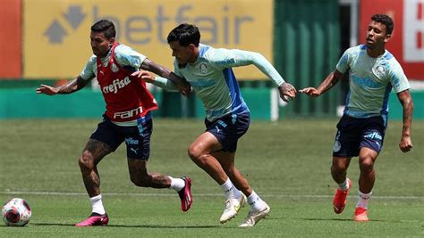 Palmeiras Faz Treino Tático Em Preparação Para As Quartas De Final Do