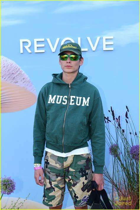 Charli Damelio Goes Blonde For Revolve Festival At Coachella With