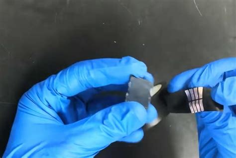 天目tech刷新效率纪录 中国科学家让反型钙钛矿太阳能电池更高效稳定
