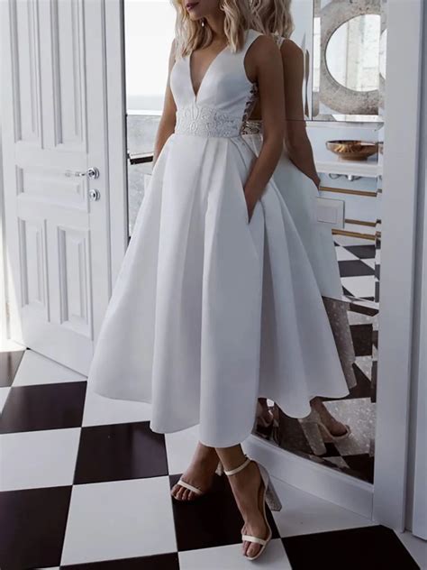 Sexy V Neck Backless Lace Dress