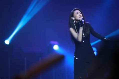 知名女歌手自曝患“不治之症”！网友：发病太痛苦！出现这些症状要警惕腾讯新闻