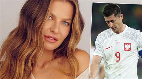 Słabo to wygląda Anna Lewandowska bohaterką niechlubnych publikacji Poleciała kibicować