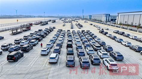 3500名建设者奋力书写郑州国际陆港年终答卷河南中欧班列