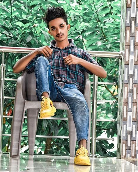 Nikhil Chaudhari On Instagram “niklanidosti Varshipchaudhari Cutechiku Desiboy