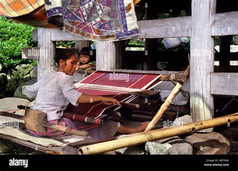 Woman Traditional Weaver Silalahi Toba Batak Toba Karo Simalungun Pak