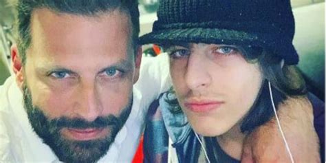 Henri Castelli surge filho de 16 anos que é tão lindo quanto pai