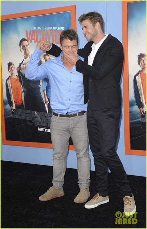 Chris Hemsworths Bros Support Him At Vacation Premiere Photo