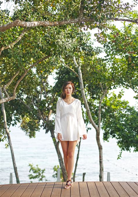 Au Naturel Look Feat She Inside Rupert Sanderson Camille Tries To