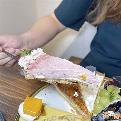 新竹格林小鎮唯一的甜點吃到飽。敲碗很久終於回歸了！一周僅營業三天甜螞蟻快衝吧！菜單營業時間地址電話 跟著踢小米吃喝玩樂趣