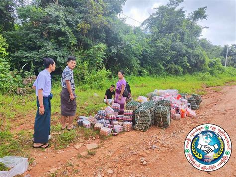 လားရှိုး သိန္နီသွား ပြည်ထောင်စု လမ်းမကြီးပေါ်တွင် အိမ်စီးကားနှင့