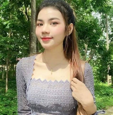အရင်တခါ အပုံလိုက်ဘုရားပေါ် လာလှူထားတာ Vdo တင်ခဲ့ဖူးတယ် အခုက အလုအရက် ၀င