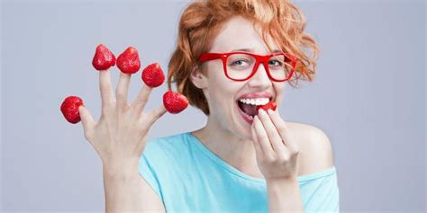 técnicas para clarear os dentes naturalmente em casa