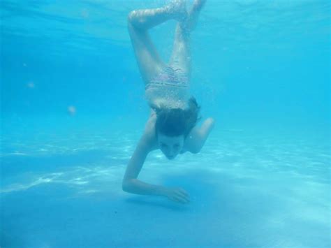 Marie La Salope Est De Retour En Bikini Porn Pictures Xxx Photos Sex