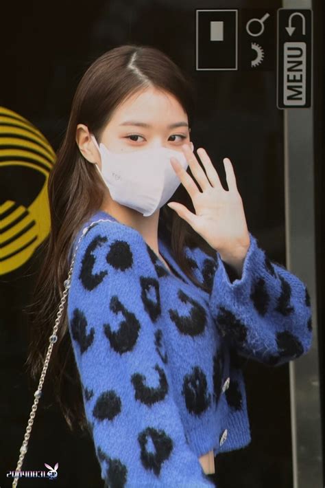 장원영 뮤뱅 출근 연예인잡담 에펨코리아