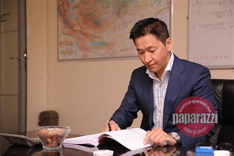 Т Ганболд Зүрх мартахгүй төсөлд хандив өргөнө