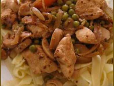 Recette de pâtes poulet et petits pois sauce moutarde